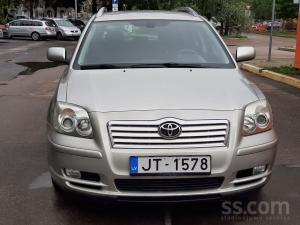 Grey Toyota Avensis 2004 in Riga, with an engine capacity of 2.00 L and mileage of 0 thousand km for 4100 €, photo 3 on AUTOMOTO.COM.LV