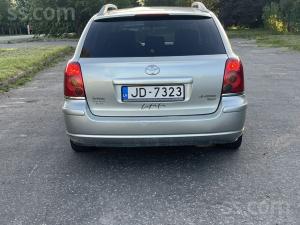 Pelēks Toyota Avensis 2004 Talsi, ar dzinēja tilpumu 2.00 L un nobraukumu 386 tūkst. km par 995 €, foto 5 vietnē AUTOMOTO.COM.LV