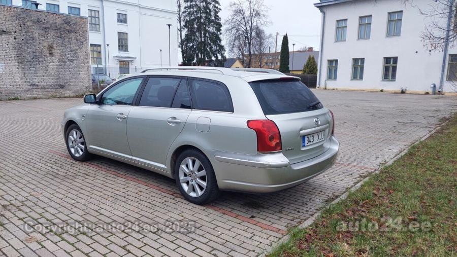 Pelēks Toyota Avensis 2004 Tallina, ar dzinēja tilpumu 2.00 L un nobraukumu 0 tūkst. km par 1390 €, foto 5 vietnē AUTOMOTO.COM.LV