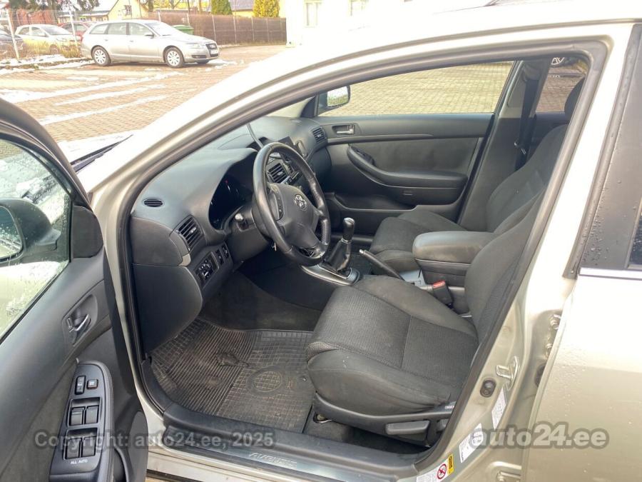 Pelēks Toyota Avensis 2004 Tallina, ar dzinēja tilpumu 2.00 L un nobraukumu 0 tūkst. km par 1390 €, foto 10 vietnē AUTOMOTO.COM.LV