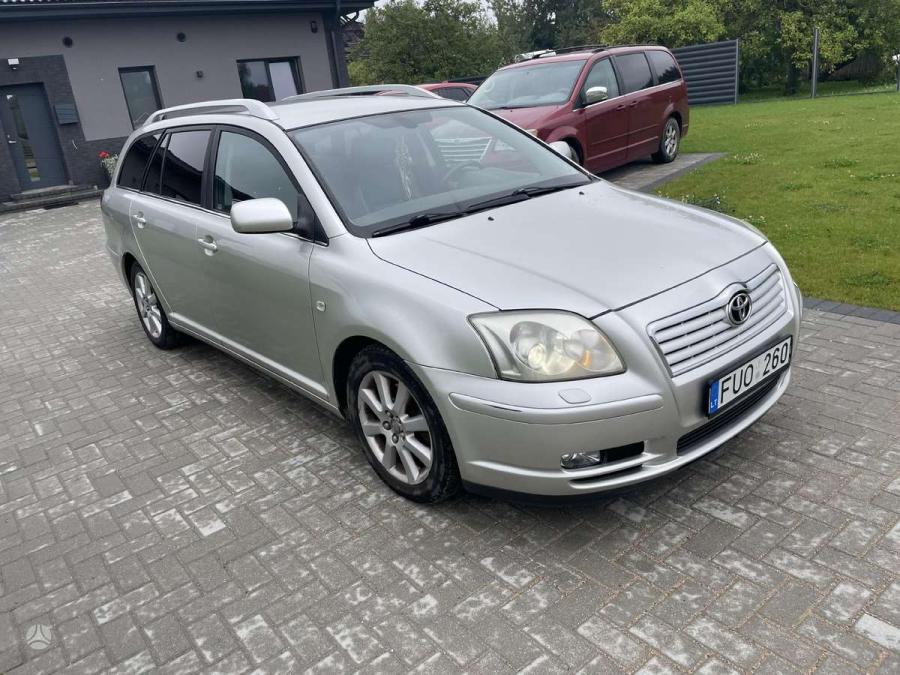 Pelēks Toyota Avensis 2004 Klaipėda, ar dzinēja tilpumu 2.00 L un nobraukumu 335 tūkst. km par 2200 €, foto 1 vietnē AUTOMOTO.COM.LV