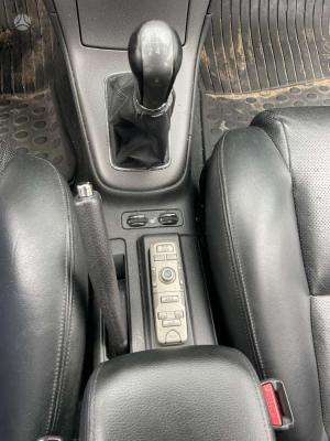 Pelēks Toyota Avensis 2004 Klaipėda, ar dzinēja tilpumu 2.00 L un nobraukumu 335 tūkst. km par 2200 €, foto 12 vietnē AUTOMOTO.COM.LV