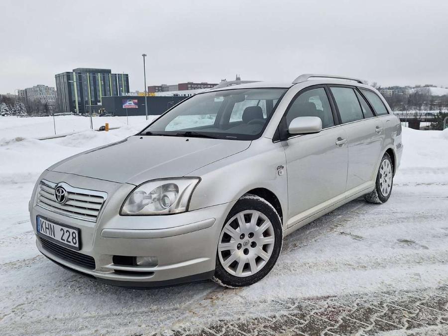 Grey Toyota Avensis 2004 in Vilnius, with an engine capacity of 2.00 L and mileage of 332 thousand km for 1250 €, photo 1 on AUTOMOTO.COM.LV