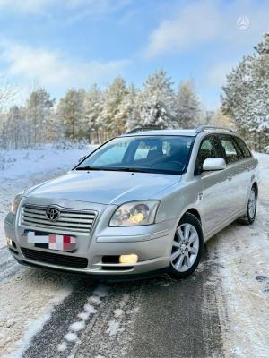 Pelēks Toyota Avensis 2004 Viļņa, ar dzinēja tilpumu 2.00 L un nobraukumu 339 tūkst. km par 900 €, foto  vietnē AUTOMOTO.COM.LV