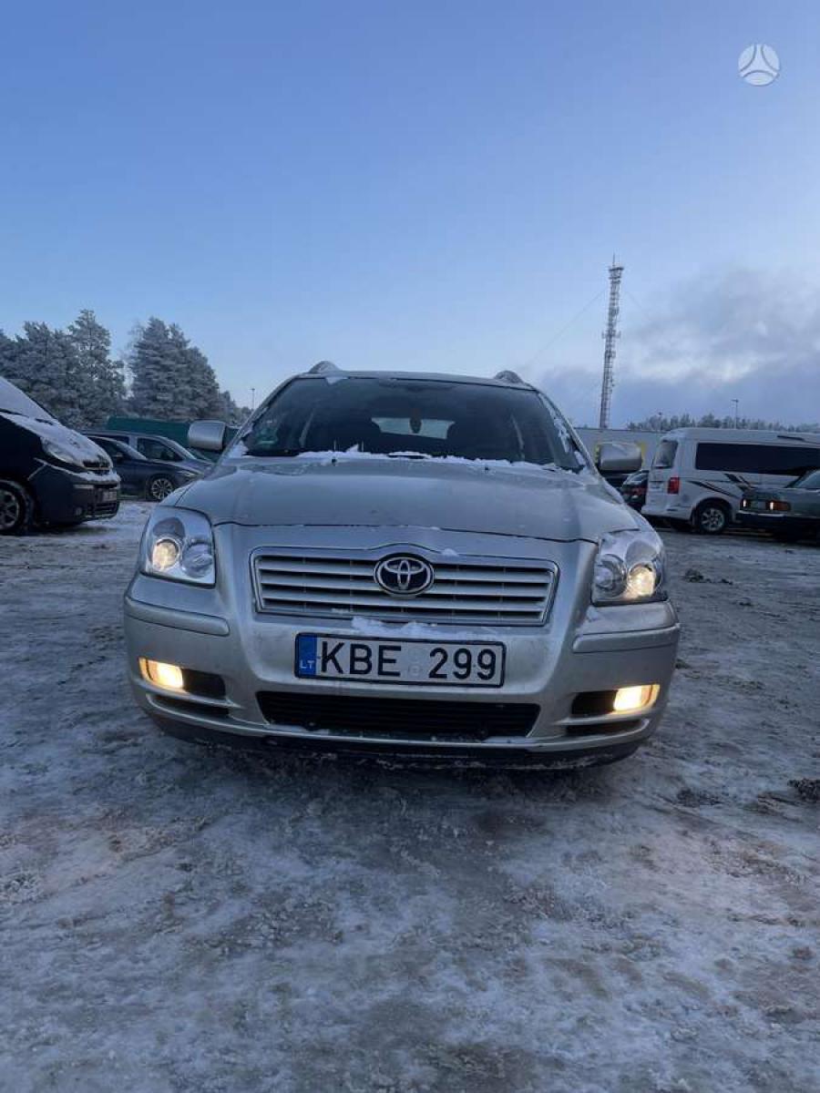 Pelēks Toyota Avensis 2004 Utena, ar dzinēja tilpumu 2.00 L un nobraukumu 400 tūkst. km par 900 €, foto 2 vietnē AUTOMOTO.COM.LV