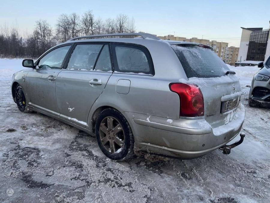Pelēks Toyota Avensis 2004 Utena, ar dzinēja tilpumu 2.00 L un nobraukumu 400 tūkst. km par 900 €, foto 3 vietnē AUTOMOTO.COM.LV
