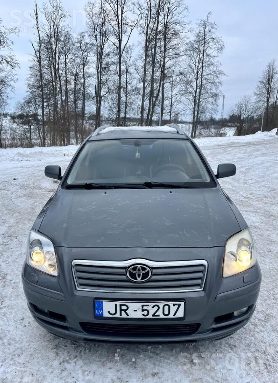 Pelēks Toyota Avensis 2004 Saldus, ar dzinēja tilpumu 2.00 L un nobraukumu 457 tūkst. km par 1300 €, foto 1 vietnē AUTOMOTO.COM.LV