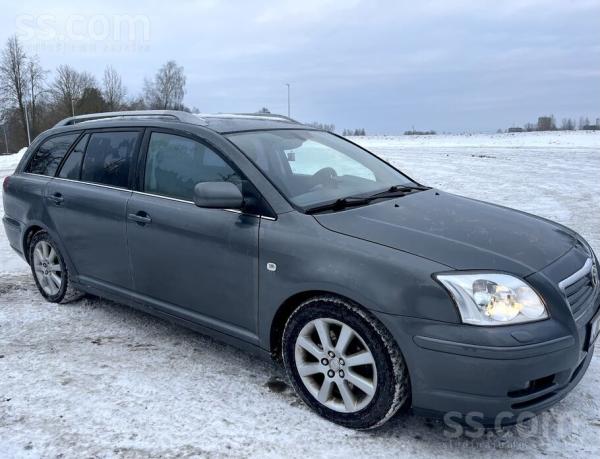 Pelēks Toyota Avensis 2004 Saldus, ar dzinēja tilpumu 2.00 L un nobraukumu 457 tūkst. km par 1300 €, foto 3 vietnē AUTOMOTO.COM.LV