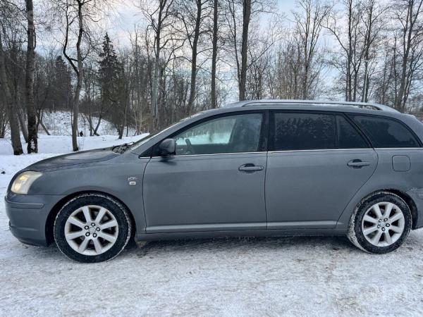 Pelēks Toyota Avensis 2004 Saldus, ar dzinēja tilpumu 2.00 L un nobraukumu 457 tūkst. km par 1300 €, foto 4 vietnē AUTOMOTO.COM.LV