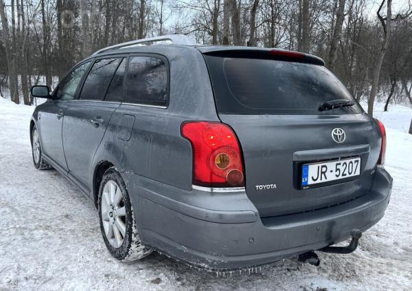 Pelēks Toyota Avensis 2004 Saldus, ar dzinēja tilpumu 2.00 L un nobraukumu 457 tūkst. km par 1300 €, foto 5 vietnē AUTOMOTO.COM.LV