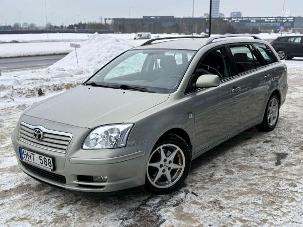 Pelēks Toyota Avensis 2004 Viļņa, ar dzinēja tilpumu 2.00 L un nobraukumu 320 tūkst. km par 1600 €, foto 2 vietnē AUTOMOTO.COM.LV
