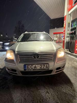 Pelēks Toyota Avensis 2004 Kauņa, ar dzinēja tilpumu 2.00 L un nobraukumu 296 tūkst. km par 1800 €, foto 4 vietnē AUTOMOTO.COM.LV