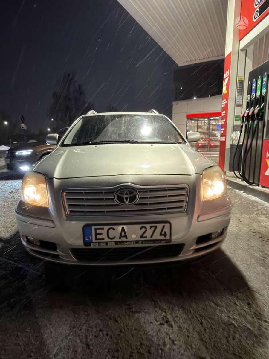 Pelēks Toyota Avensis 2004 Kauņa, ar dzinēja tilpumu 2.00 L un nobraukumu 296 tūkst. km par 1800 €, foto 4 vietnē AUTOMOTO.COM.LV