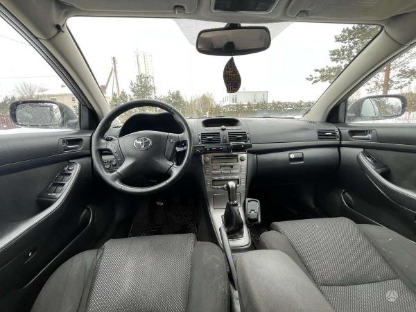 Grey Toyota Avensis 2004 in Vilnius, with an engine capacity of 2.00 L and mileage of 271 thousand km for 1590 €, photo 5 on AUTOMOTO.COM.LV