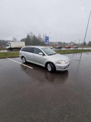 Pelēks Toyota Avensis 2004 Viļņa, ar dzinēja tilpumu 2.00 L un nobraukumu 404 tūkst. km par 1500 €, foto 3 vietnē AUTOMOTO.COM.LV