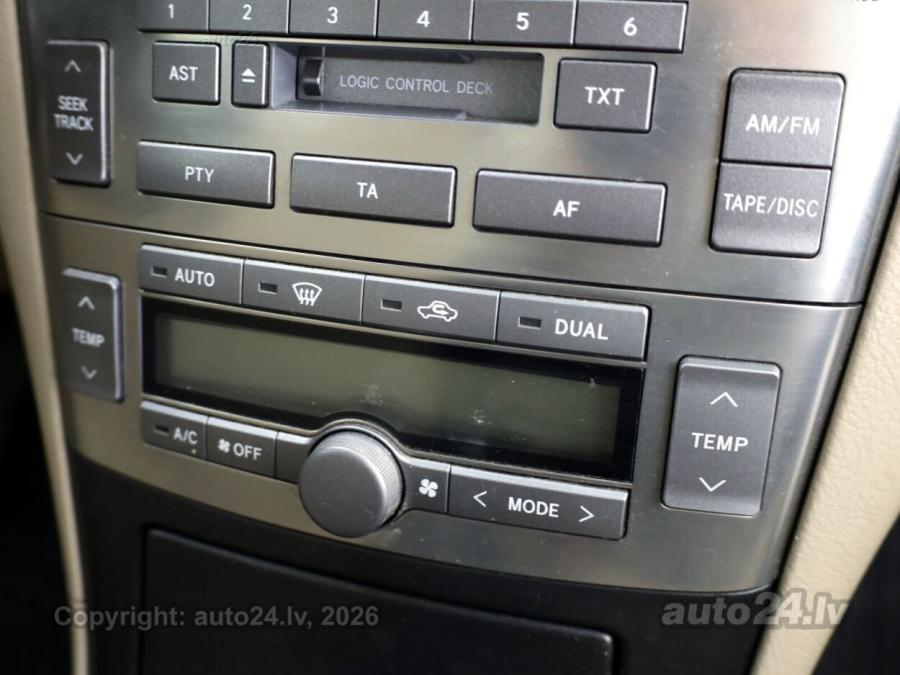 Grey Toyota Avensis 2004 in Tallinn, with an engine capacity of 2.00 L and mileage of 369 thousand km for 1299 €, photo 8 on AUTOMOTO.COM.LV