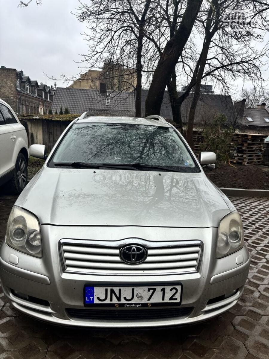 Серый Тойота Авенсис 2004 в Вильнюс, объемом двигателя 2.00 л и пробегом 448 тыс. км за 1000 €, фото 1 на AUTOMOTO.COM.LV