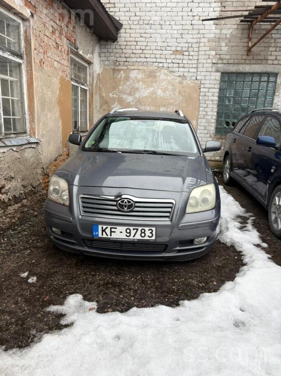 Серый Тойота Авенсис 2004 в Валмиера, объемом двигателя 1.80 л и пробегом 320 тыс. км за 1500 €, фото 3 на AUTOMOTO.COM.LV