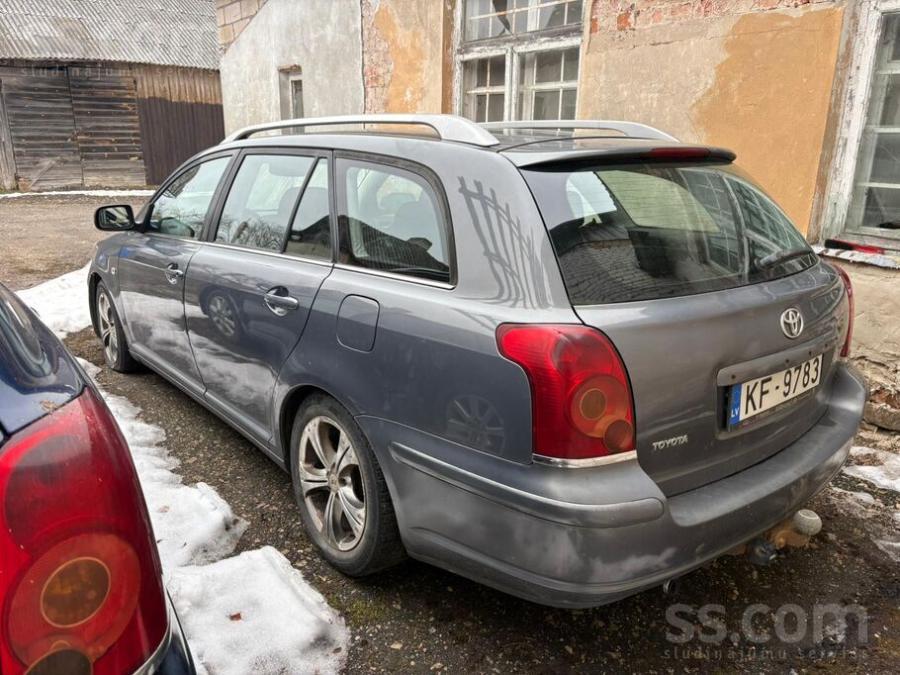 Серый Тойота Авенсис 2004 в Валмиера, объемом двигателя 1.80 л и пробегом 320 тыс. км за 1500 €, фото 5 на AUTOMOTO.COM.LV