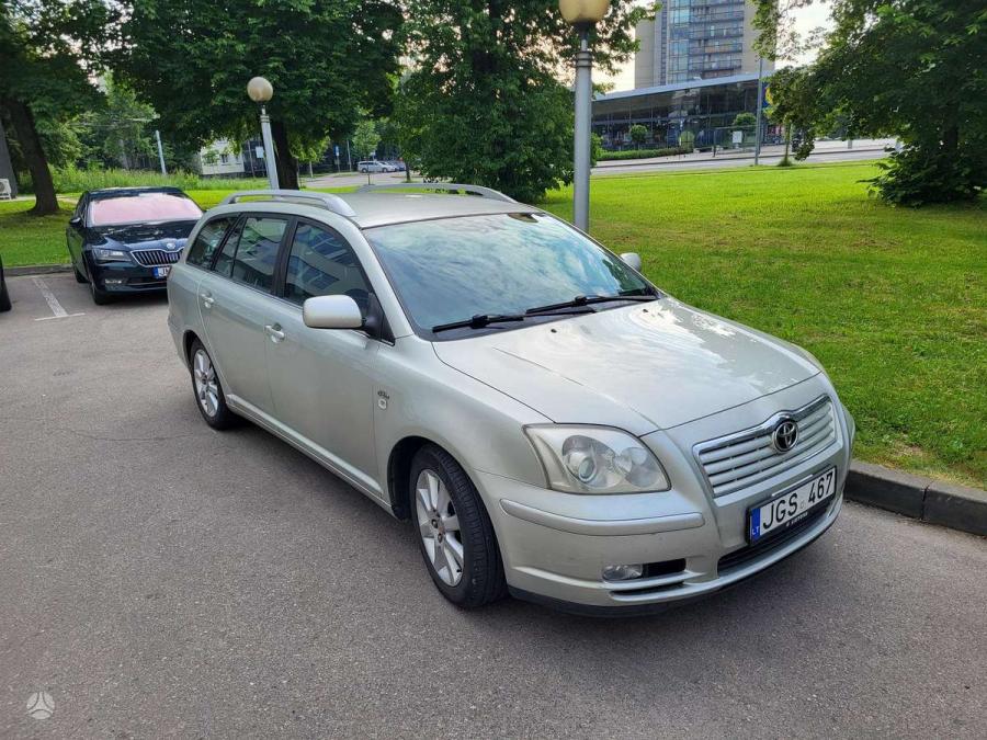 Pelēks Toyota Avensis 2004 Viļņa, ar dzinēja tilpumu 2.00 L un nobraukumu 381 tūkst. km par 1100 €, foto 1 vietnē AUTOMOTO.COM.LV