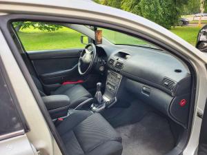 Pelēks Toyota Avensis 2004 Viļņa, ar dzinēja tilpumu 2.00 L un nobraukumu 381 tūkst. km par 1100 €, foto 8 vietnē AUTOMOTO.COM.LV