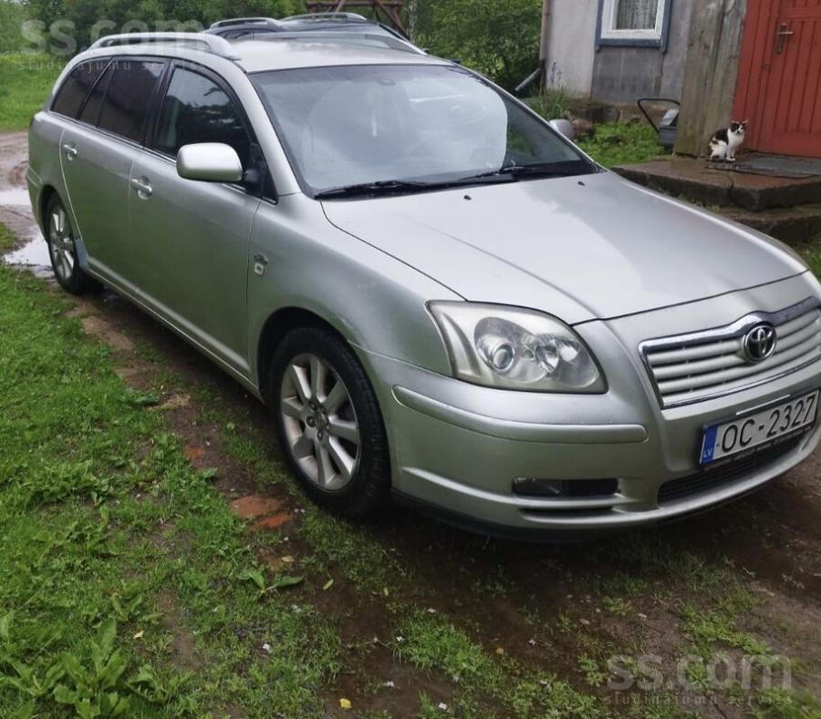 Серый Тойота Авенсис 2004 в Даугавпилс, объемом двигателя 2.00 л и пробегом 320 тыс. км за 1100 €, фото 1 на AUTOMOTO.COM.LV