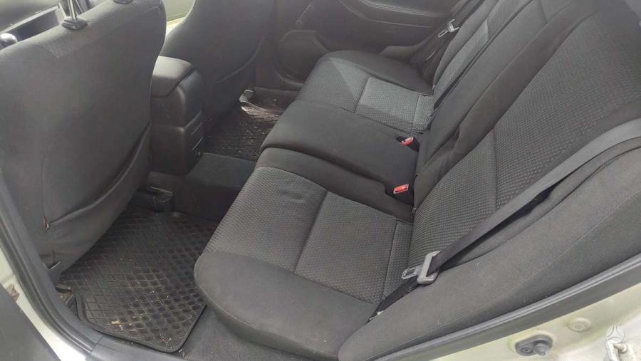 Pelēks Toyota Avensis 2004 Utena, ar dzinēja tilpumu 2.00 L un nobraukumu 430 tūkst. km par 800 €, foto 13 vietnē AUTOMOTO.COM.LV