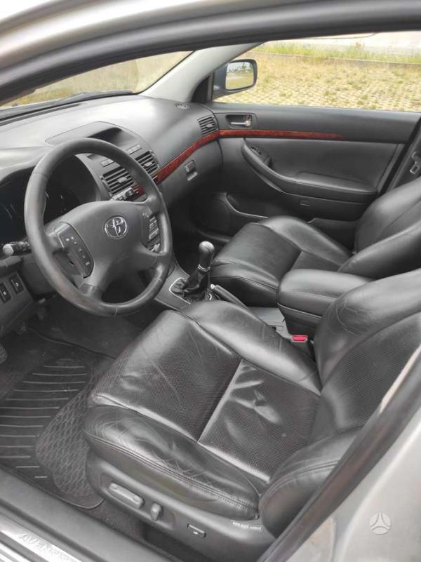 Grey Toyota Avensis 2004 in Moletai, with an engine capacity of 2.00 L and mileage of 338 thousand km for 2500 €, photo 9 on AUTOMOTO.COM.LV