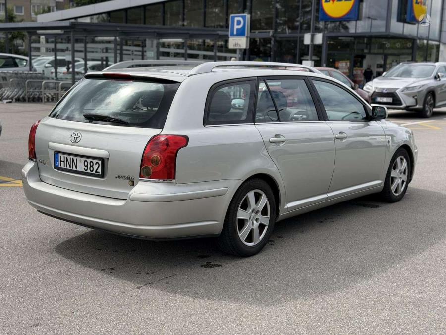Pelēks Toyota Avensis 2004 Viļņa, ar dzinēja tilpumu 1.76 L un nobraukumu 280 tūkst. km par 1450 €, foto 7 vietnē AUTOMOTO.COM.LV
