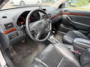 Pelēks Toyota Avensis 2004 Viļņa, ar dzinēja tilpumu 1.76 L un nobraukumu 280 tūkst. km par 1450 €, foto 8 vietnē AUTOMOTO.COM.LV