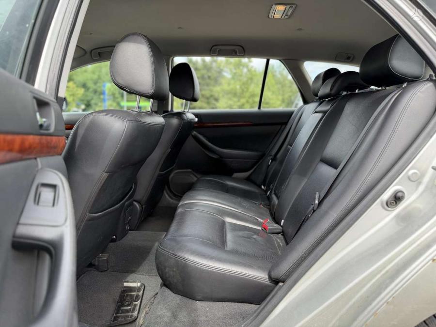 Pelēks Toyota Avensis 2004 Viļņa, ar dzinēja tilpumu 1.76 L un nobraukumu 280 tūkst. km par 1450 €, foto 11 vietnē AUTOMOTO.COM.LV