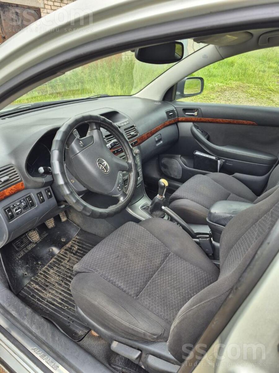 Pelēks Toyota Avensis 2004 Jēkabpils, ar dzinēja tilpumu 2.00 L un nobraukumu 235 tūkst. km par 1550 €, foto 7 vietnē AUTOMOTO.COM.LV