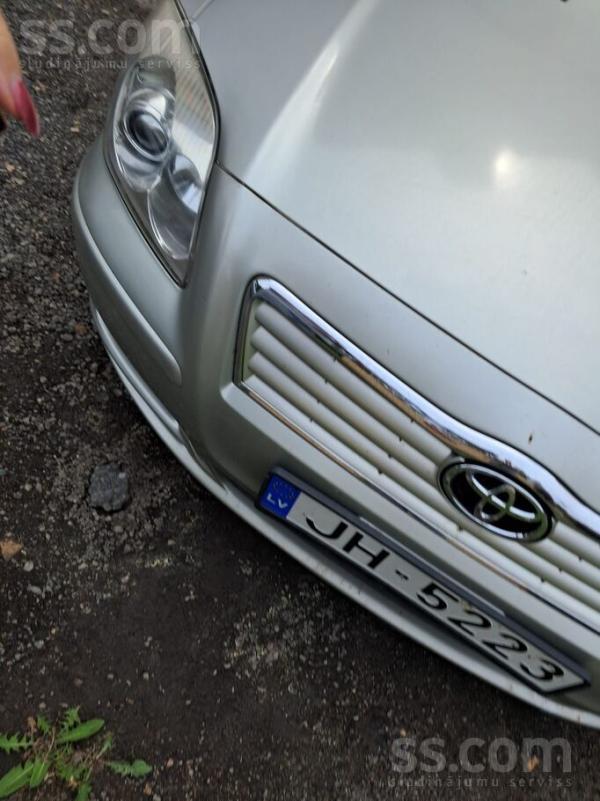 Pelēks Toyota Avensis 2004 Rīga, ar dzinēja tilpumu 2.00 L un nobraukumu 241 tūkst. km par 900 €, foto 8 vietnē AUTOMOTO.COM.LV