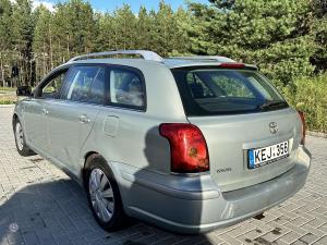 Pelēks Toyota Avensis 2004 Viļņa, ar dzinēja tilpumu 2.00 L un nobraukumu 302 tūkst. km par 1450 €, foto 4 vietnē AUTOMOTO.COM.LV