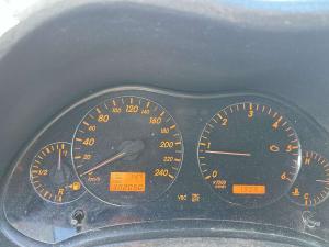 Pelēks Toyota Avensis 2004 Viļņa, ar dzinēja tilpumu 2.00 L un nobraukumu 302 tūkst. km par 1450 €, foto 10 vietnē AUTOMOTO.COM.LV
