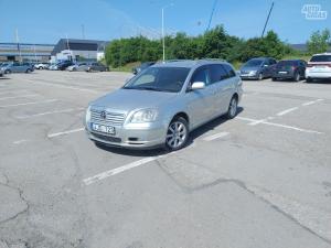 Pelēks Toyota Avensis 2004 Klaipėda, ar dzinēja tilpumu 2.00 L un nobraukumu 380 tūkst. km par 650 €, foto  vietnē AUTOMOTO.COM.LV