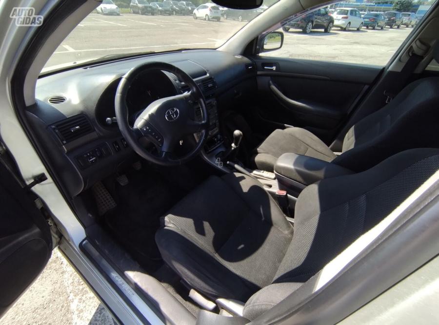 Grey Toyota Avensis 2004 in Klaipeda, with an engine capacity of 2.00 L and mileage of 380 thousand km for 650 €, photo 7 on AUTOMOTO.COM.LV