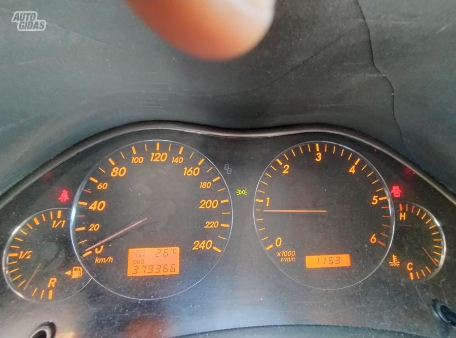 Grey Toyota Avensis 2004 in Klaipeda, with an engine capacity of 2.00 L and mileage of 380 thousand km for 650 €, photo 9 on AUTOMOTO.COM.LV