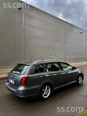 Серый Тойота Авенсис 2004 в Валмиера, объемом двигателя 2.00 л и пробегом 330 тыс. км за 1000 €, фото 5 на AUTOMOTO.COM.LV