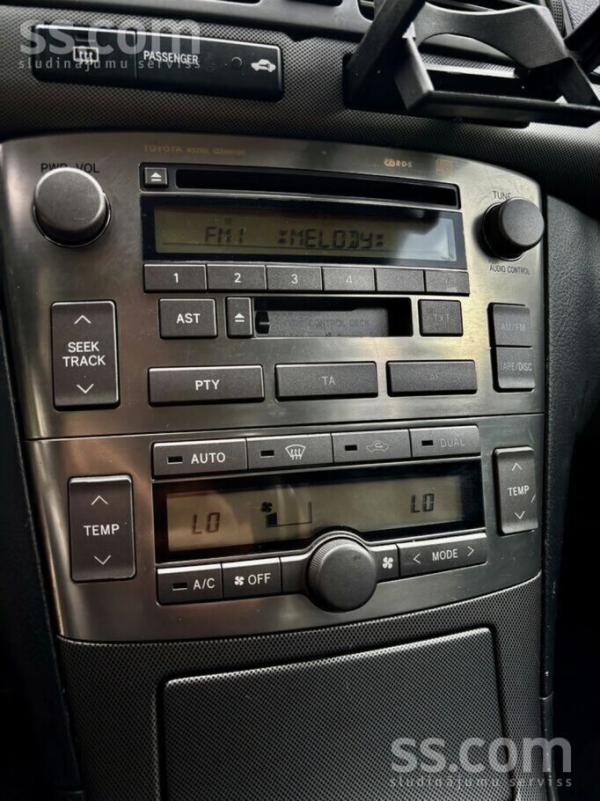 Pelēks Toyota Avensis 2004 Valmiera, ar dzinēja tilpumu 2.00 L un nobraukumu 330 tūkst. km par 1000 €, foto 7 vietnē AUTOMOTO.COM.LV