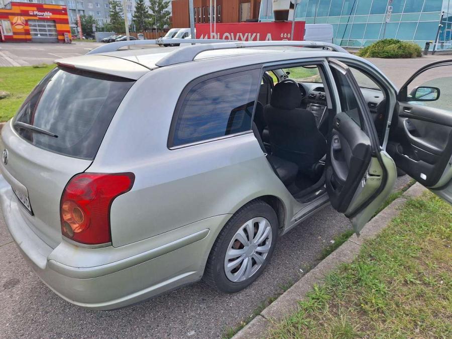 Серый Тойота Авенсис 2004 в Вильнюс, объемом двигателя 2.00 л и пробегом 440 тыс. км за 1100 €, фото 3 на AUTOMOTO.COM.LV