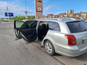 Серый Тойота Авенсис 2004 в Вильнюс, объемом двигателя 2.00 л и пробегом 440 тыс. км за 1100 €, фото 5 на AUTOMOTO.COM.LV
