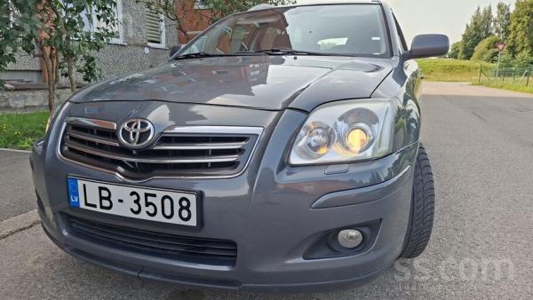 Grey Toyota Avensis 2004 in Daugavpils, with an engine capacity of 2.00 L and mileage of 415 thousand km for 1600 €, photo 2 on AUTOMOTO.COM.LV