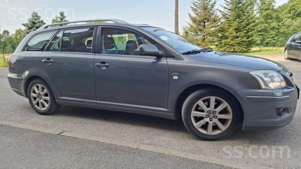 Grey Toyota Avensis 2004 in Daugavpils, with an engine capacity of 2.00 L and mileage of 415 thousand km for 1600 €, photo 4 on AUTOMOTO.COM.LV