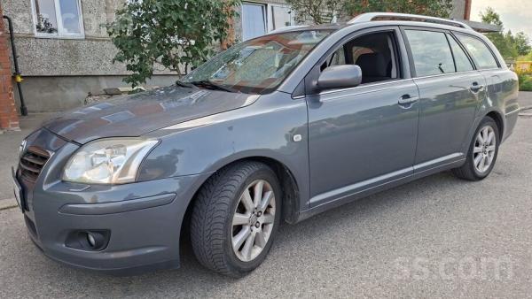 Grey Toyota Avensis 2004 in Daugavpils, with an engine capacity of 2.00 L and mileage of 415 thousand km for 1600 €, photo 7 on AUTOMOTO.COM.LV