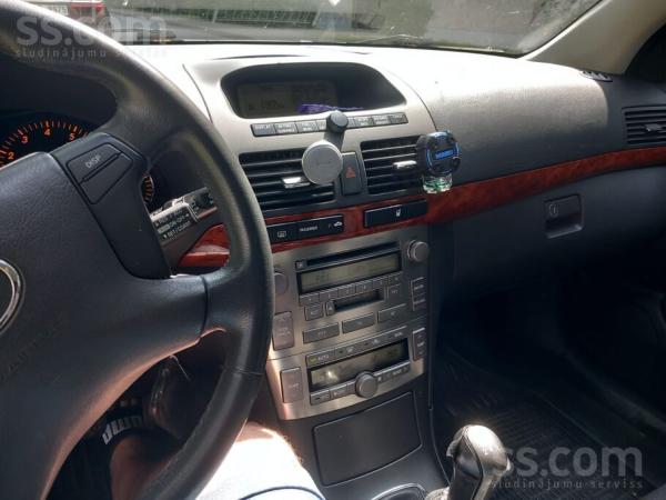 Pelēks Toyota Avensis 2004 Rīga, ar dzinēja tilpumu 1.80 L un nobraukumu 224 tūkst. km par 1450 €, foto 5 vietnē AUTOMOTO.COM.LV