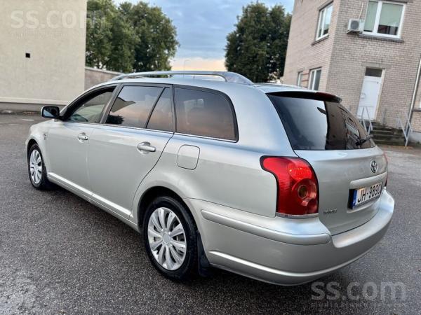 Pelēks Toyota Avensis 2004 Daugavpils, ar dzinēja tilpumu 2.00 L un nobraukumu 236 tūkst. km par 1550 €, foto 8 vietnē AUTOMOTO.COM.LV