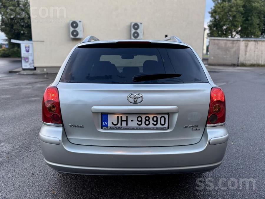 Grey Toyota Avensis 2004 in Daugavpils, with an engine capacity of 2.00 L and mileage of 236 thousand km for 1550 €, photo 11 on AUTOMOTO.COM.LV