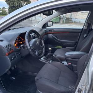Grey Toyota Avensis 2004 in Daugavpils, with an engine capacity of 2.00 L and mileage of 236 thousand km for 1550 €, photo 17 on AUTOMOTO.COM.LV