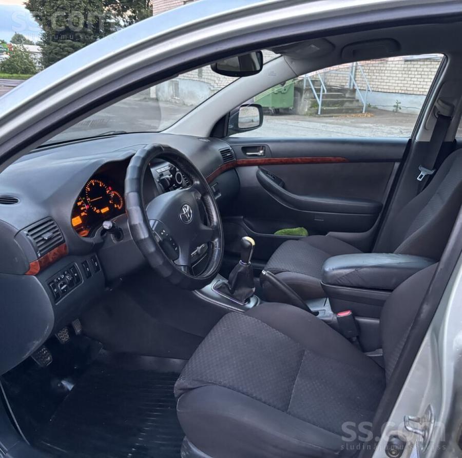 Grey Toyota Avensis 2004 in Daugavpils, with an engine capacity of 2.00 L and mileage of 236 thousand km for 1550 €, photo 17 on AUTOMOTO.COM.LV